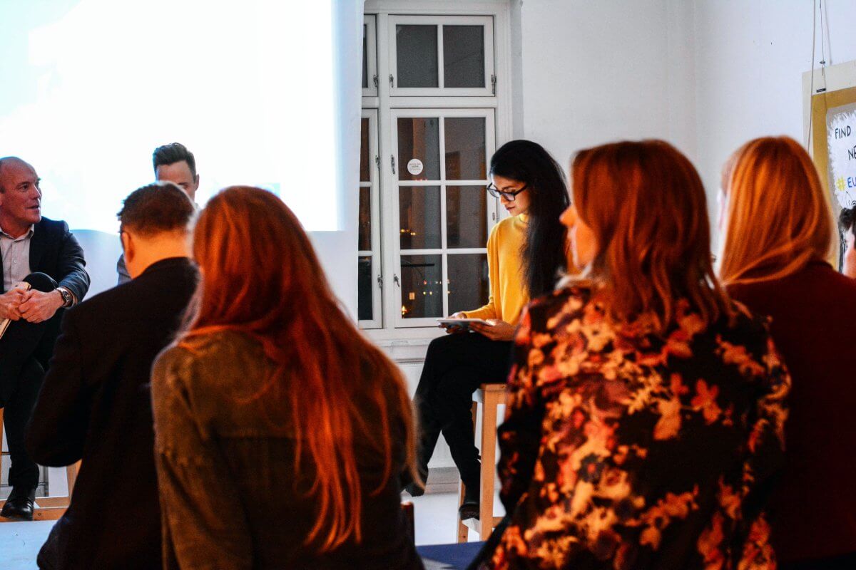 How to Organize Interactive Panel Discussions