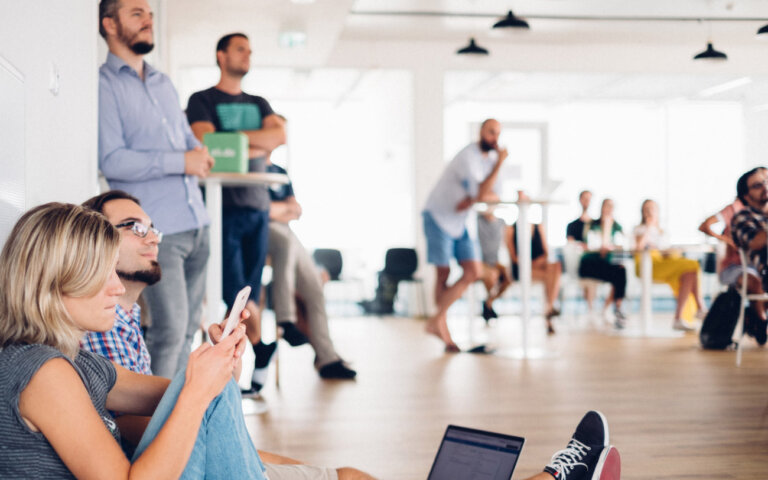 What Is Proximity Bias in the Hybrid Workplace? - Slido Blog